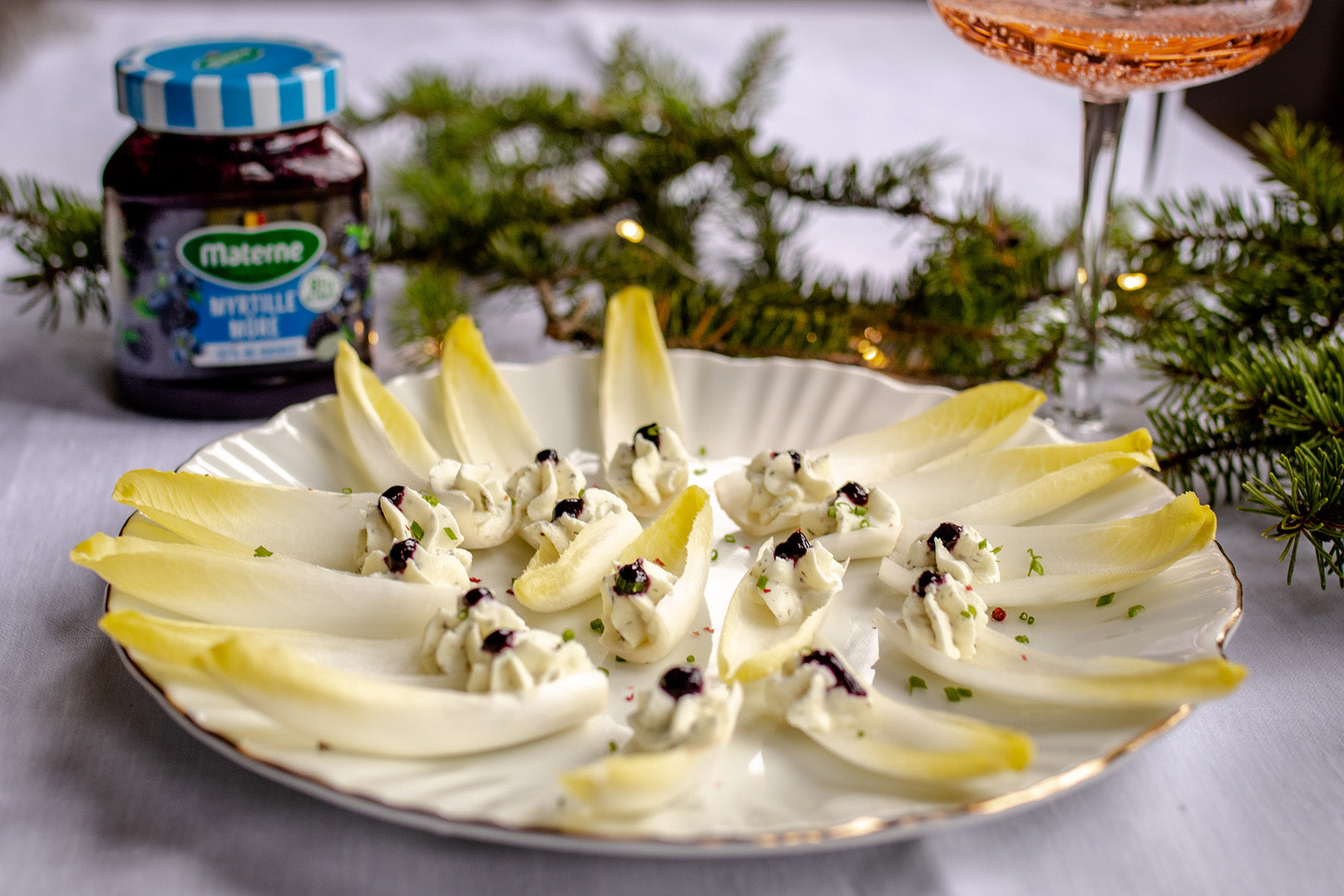 Chicons farçis au fromage de chèvre, noix et confiture allégée myrtill ...