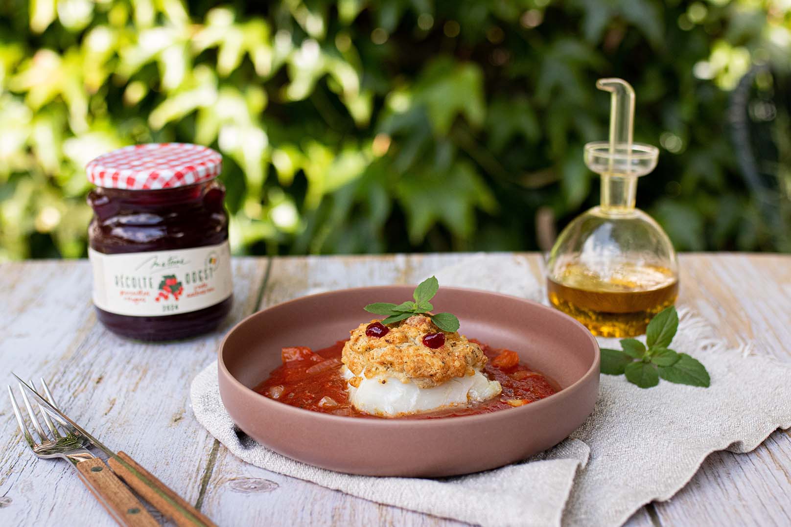 Cabillaud en croûte de parmesan, crème tomate et confiture Récolte gro ...